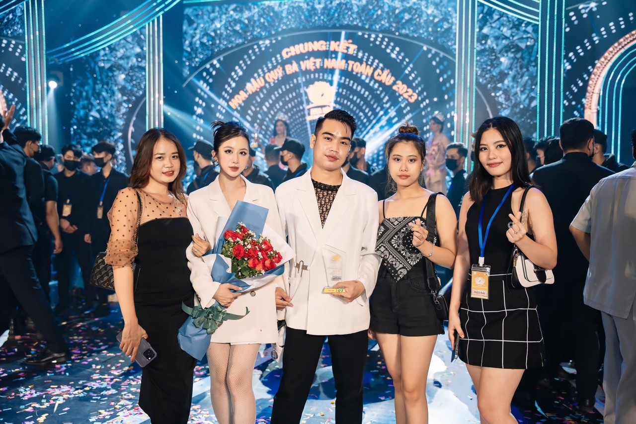 Make-Up Artist Bom Hồ đồng hành cùng cuộc thi Hoa hậu Quý bà Việt Nam ...